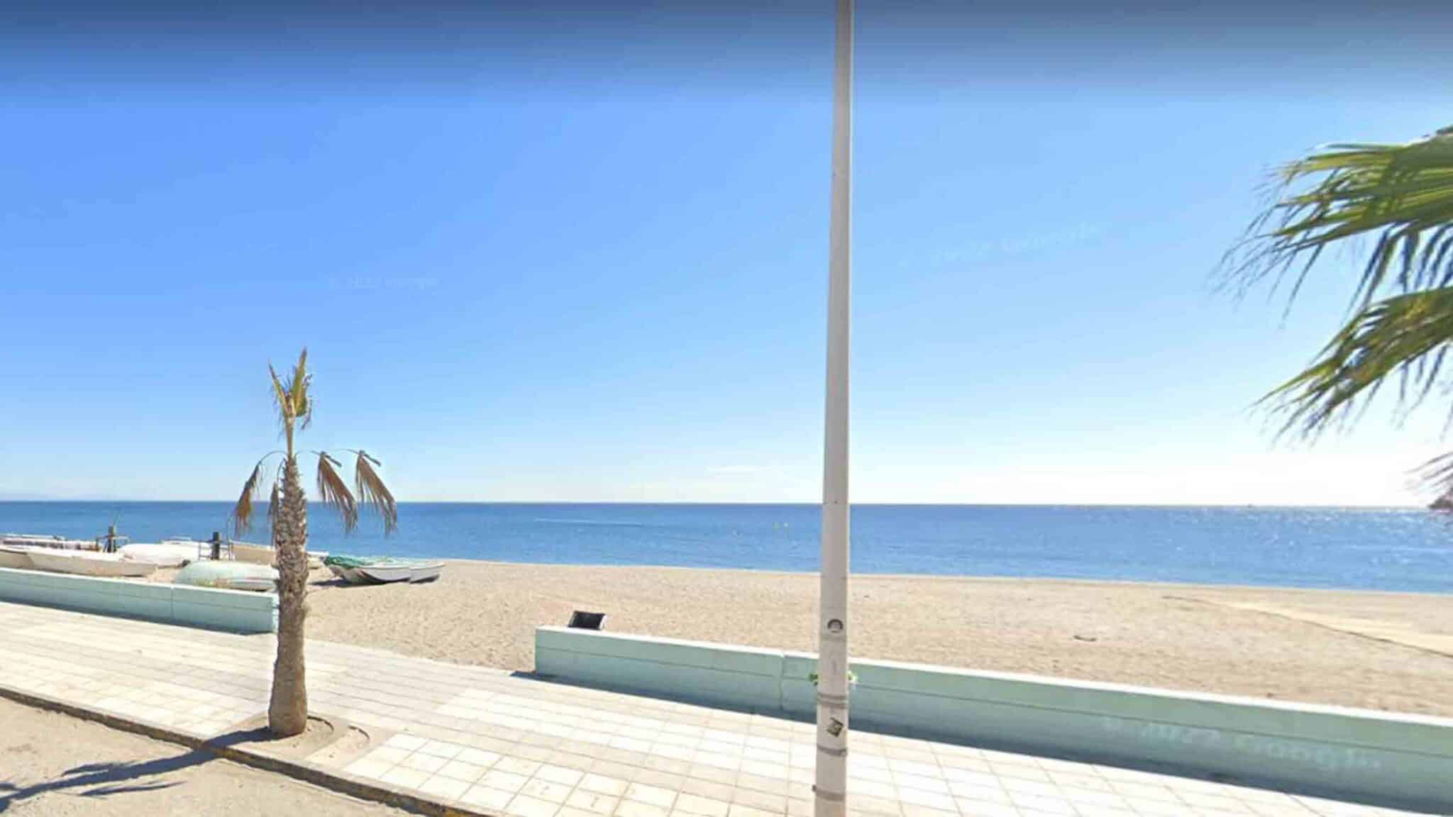 Prohibido el baño en la playa Levante El Carmen de la Línea de la ...