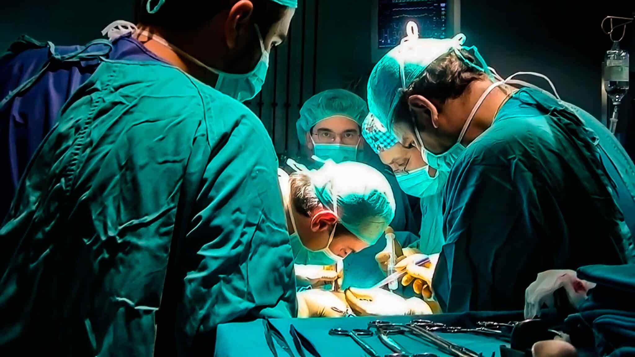 Andalucía realiza el primer trasplante de corazón de una donación en ...