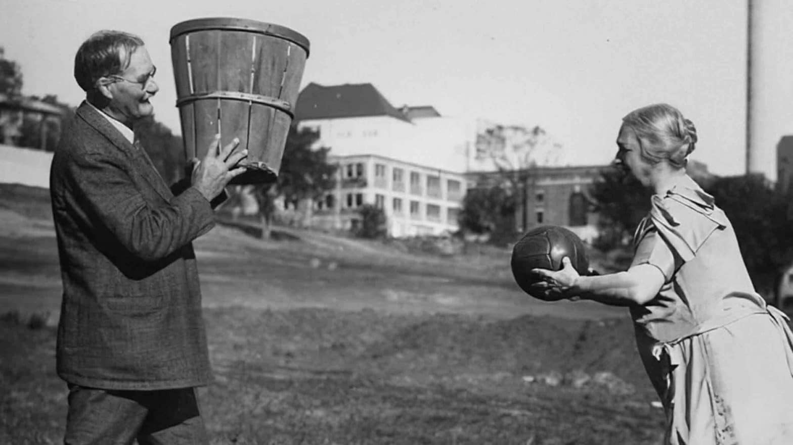 El origen almonteño del creador del baloncesto | enandaluz.es