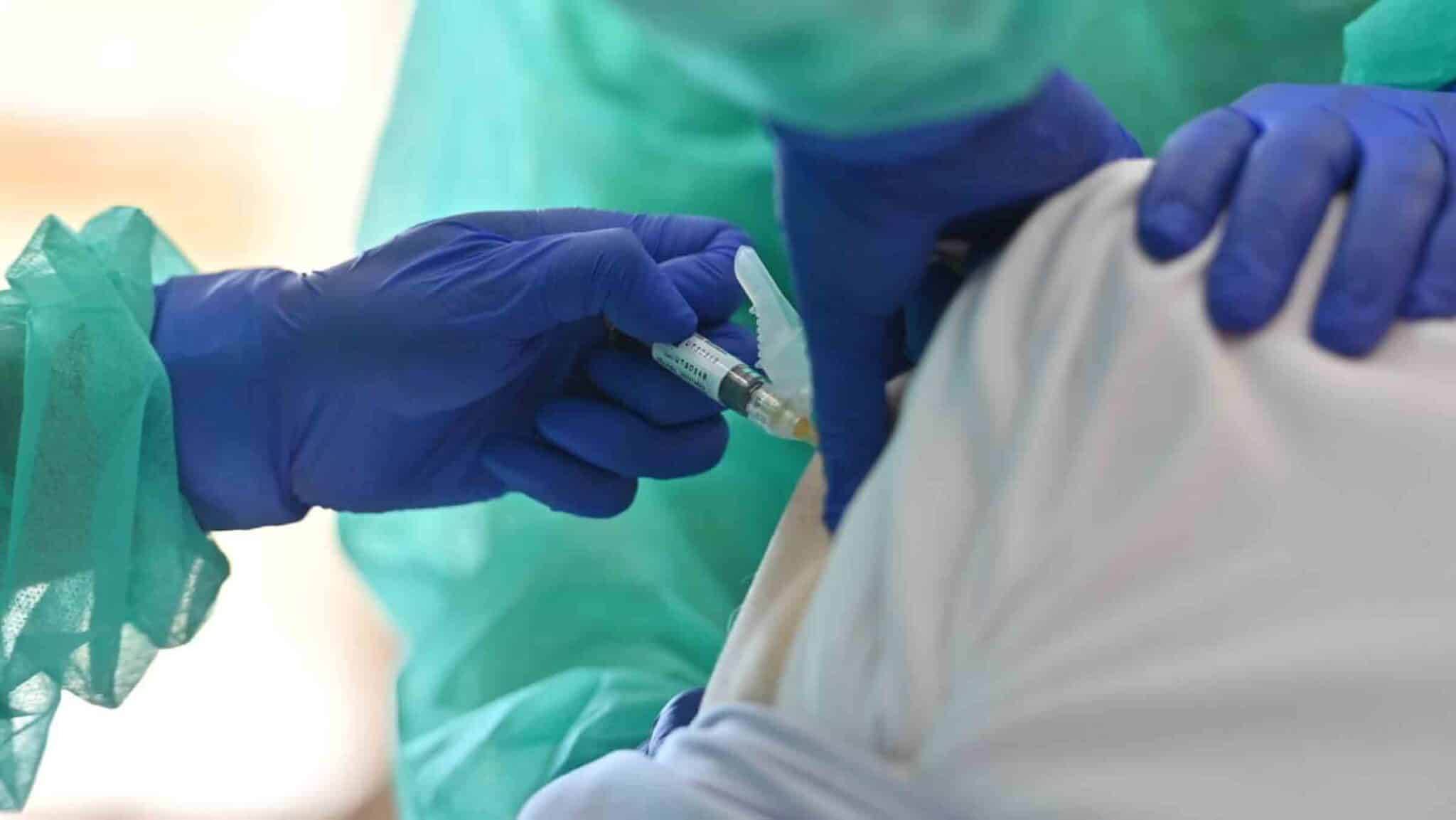 andalusia-meningitis-vaccination-campaign-769-247-young-people